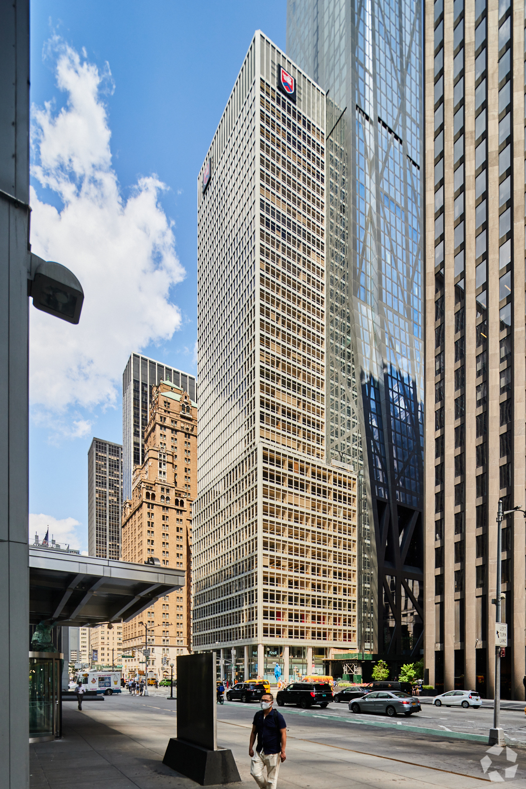 1330 Avenue of the Americas | 10,400 RSF (Direct Lease) | Noah & Co