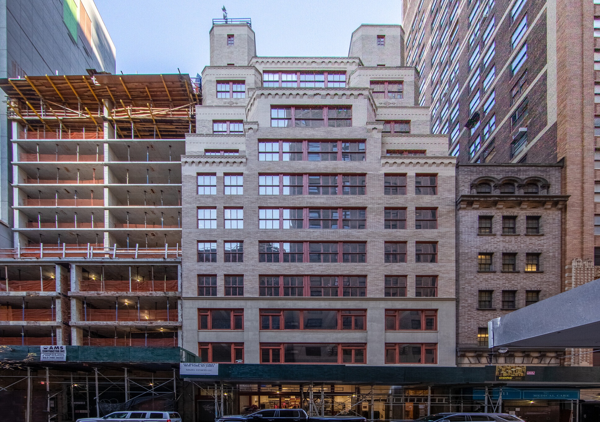 315 West 35th Street | 5723 RSF (Direct Lease) | Noah & Co